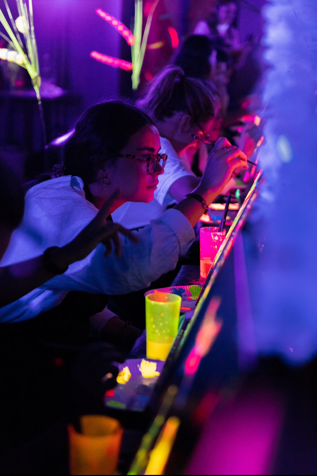 Atelier Peinture dans le Noir à Paris – Paint Me Up